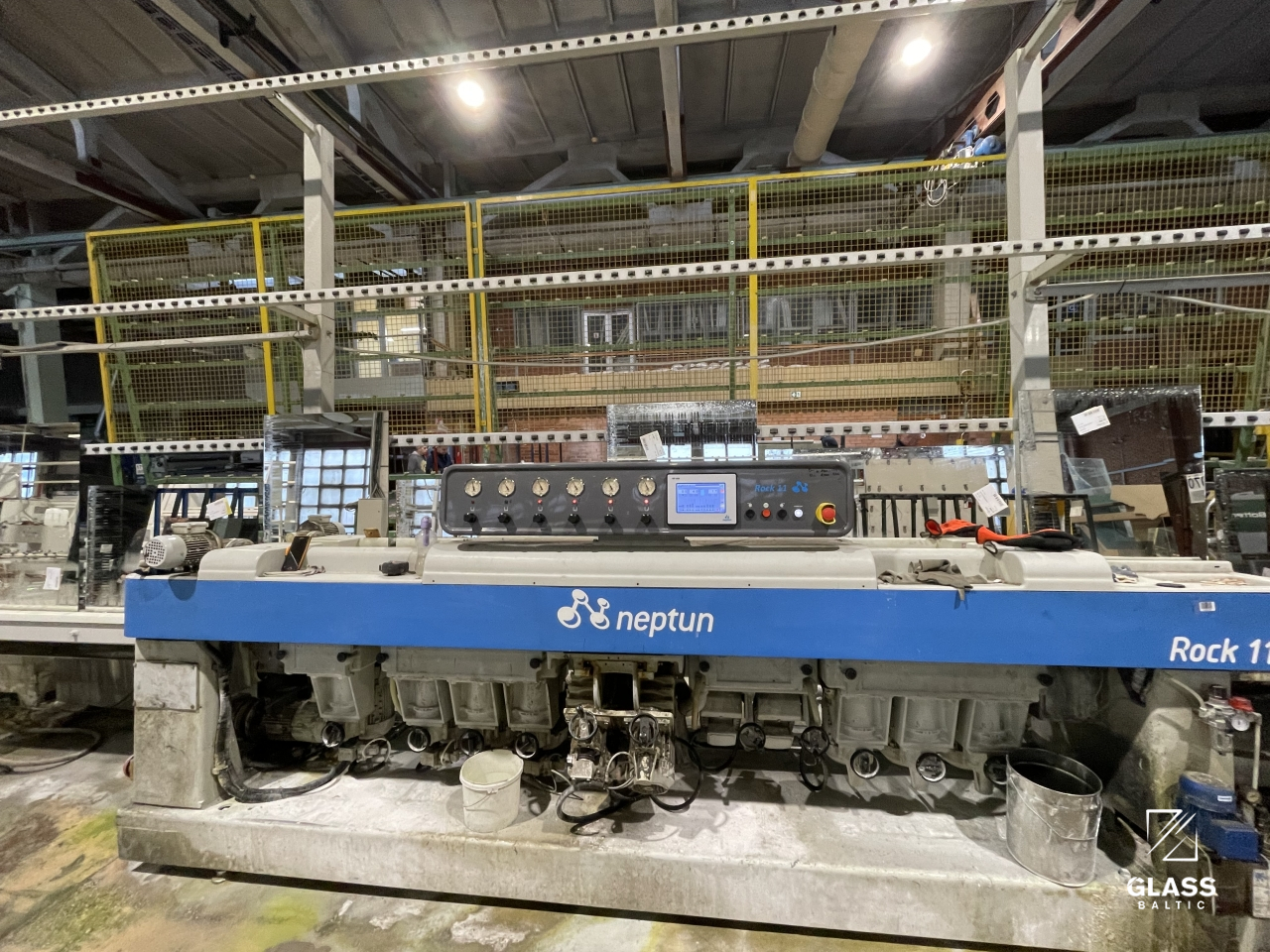 NEPTUN ROCK 11 - vertikale glaskantenschleifmaschine, 11 spindeln